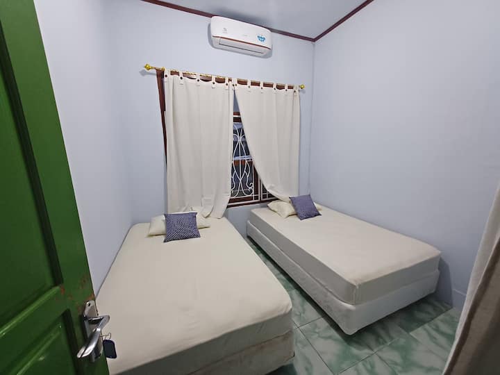 Komodo Indah Hotel Economy Twin - Labuan Bajo
