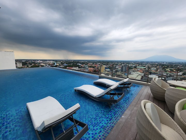 Mhizv@one Euphoria: 1 Bedroom + Private Parking - Angeles