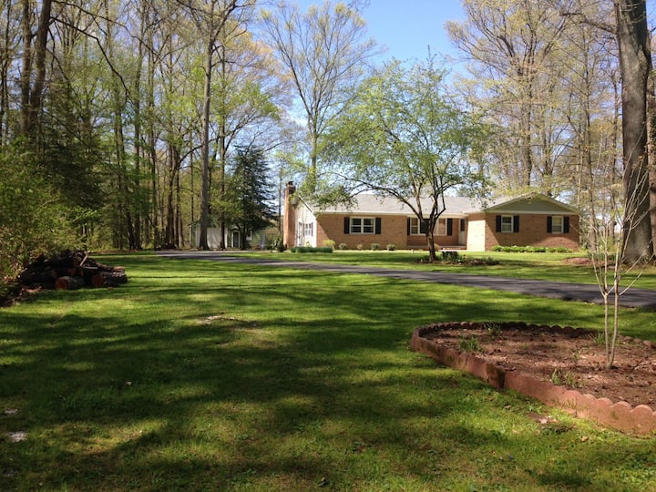 5 Bedroom- Walk To Nascar - Dover, DE