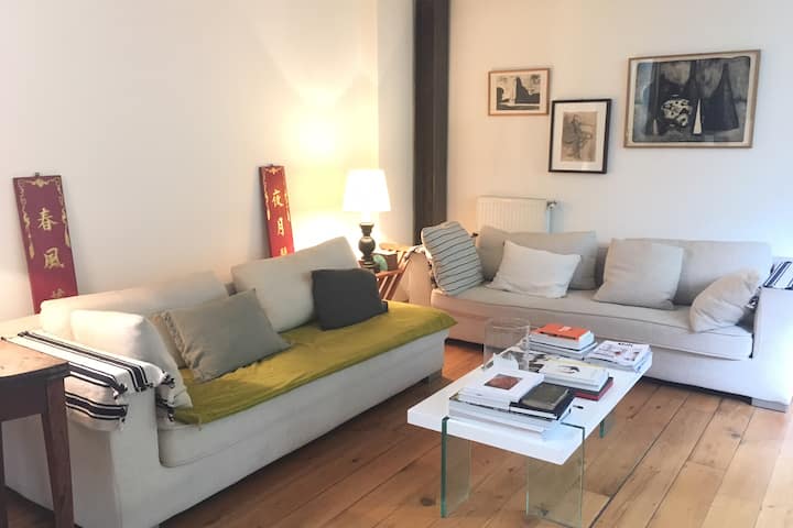 Rare Et Superbe Maison Avec Une Terrasse ! - Paris
