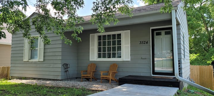 Comfy Benson Ranch - 3 Bedrooms, Fenced Backyard - Omaha, NE