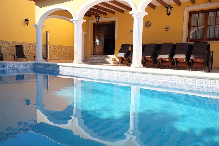 Villa La Corona Amarilla - 5 Bedroom Villa - Gandia