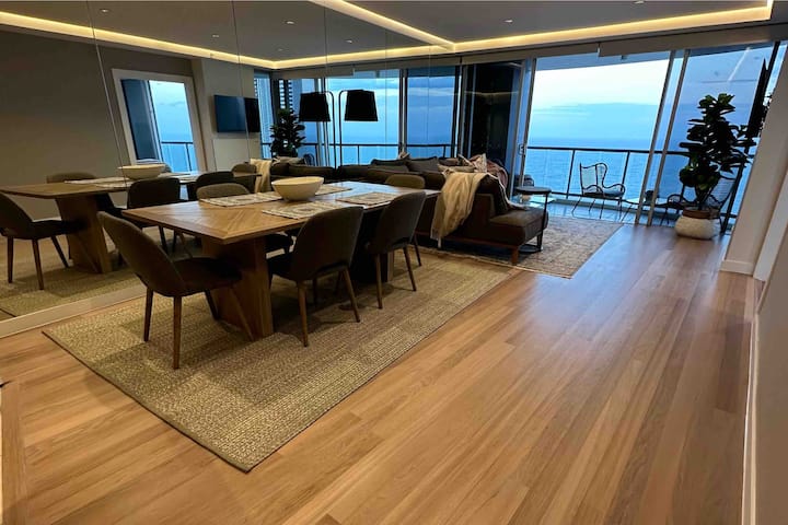 Skyhome Ocean Views 40th Floor Sleeps 9 - Gold Coast