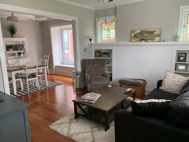 ☆ Newly Renovated ☆Yard☆close To Local Attractions - Saint-Louis, MO