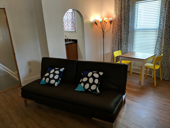 Quirky Cooper & Young Duplex Near Great Nightlife. - Memphis, TN