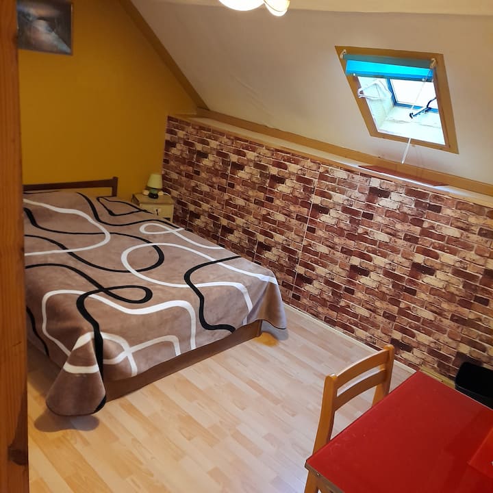 J Chambre Meublée Chez L'habitant - Laon