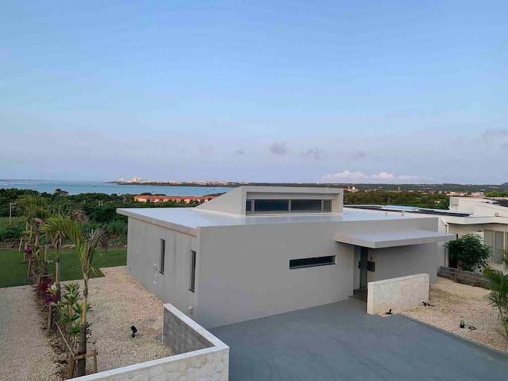 Sora-ヤシの木と芝生の広い庭、スタイリッシュなお部屋から眺める海と夕陽 - Ishigaki