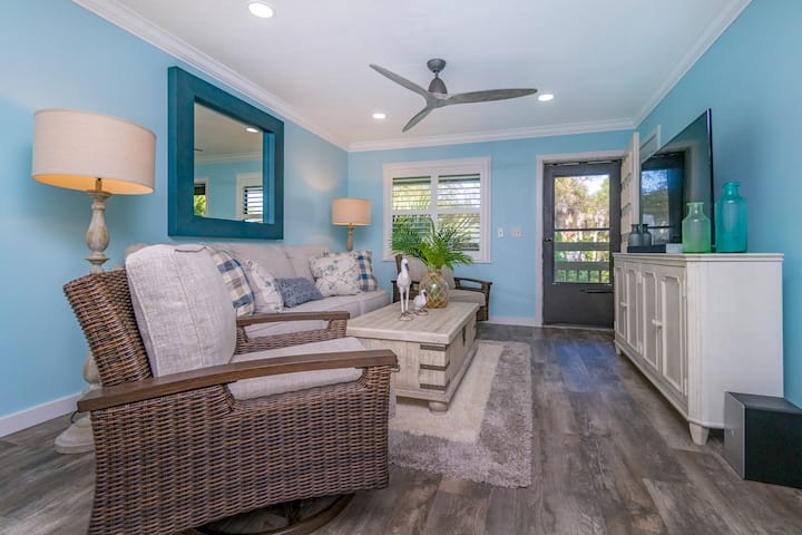 Condo With Bayfront View Steps To Beach 2nd Floor - Manasota Key, FL