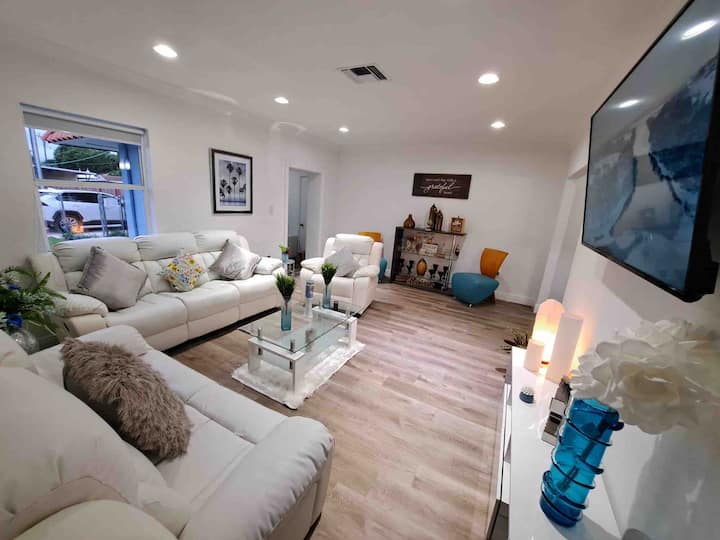 Relax 521 - Miami, FL