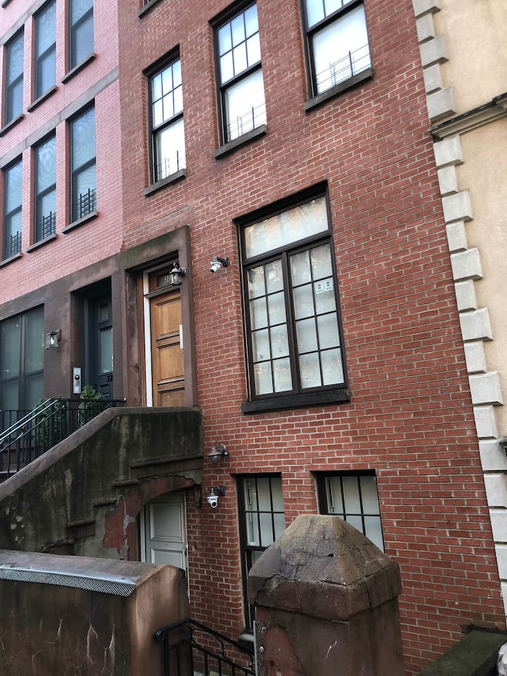 Newly Renovated Townhome - Queens, NY