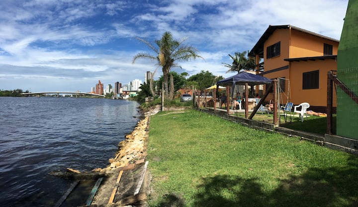 Charmoso Apartamento Na Beira Do Rio Em Torres - Torres, Brasil
