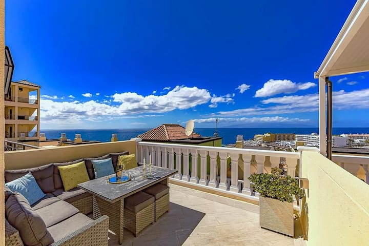 Stylish & Modern Home/2 Beds, Rooftop Terrace, Bbq - Tenerife