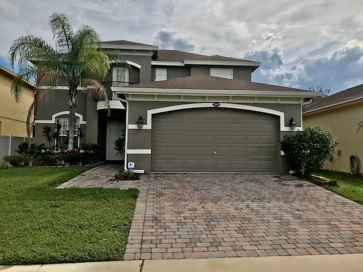 Spacious 5br Getaway - 30 Mins From Disney World - St. Cloud, FL