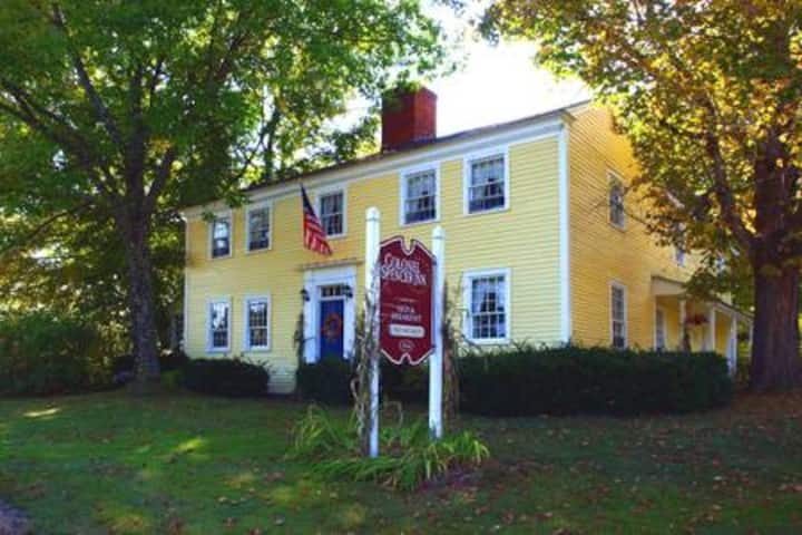 Colonel Spencer Inn (Breakfast & Private Bath) (Q) - Campton, NH