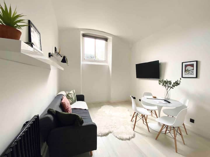 Central 1-bed Apartment With Allocated Parking. - York