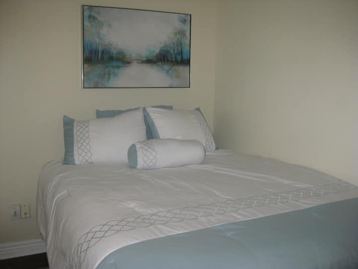 Downtown Suite With Parking And No Additional Fees - Ottawa