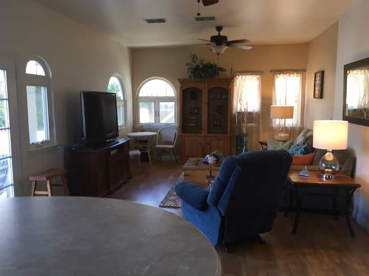 Vineyard Guest House - Bonsall, CA