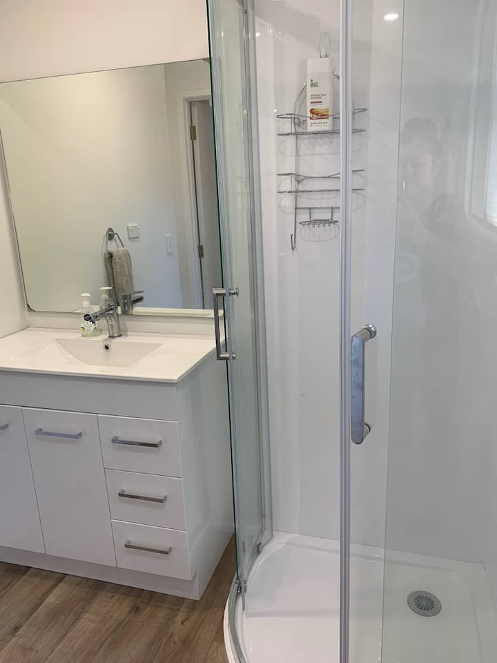 The Little Bach On Percy - Papamoa