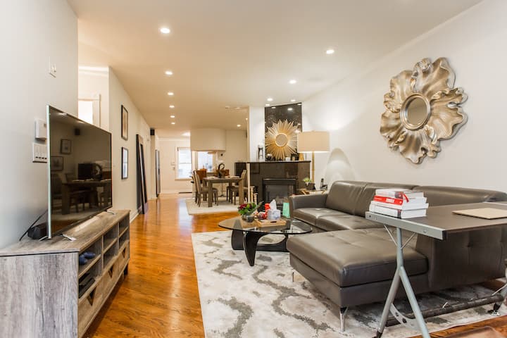 Designer Condo Whole Foods | Ideal Long Stay | Bbq - Chicago, IL