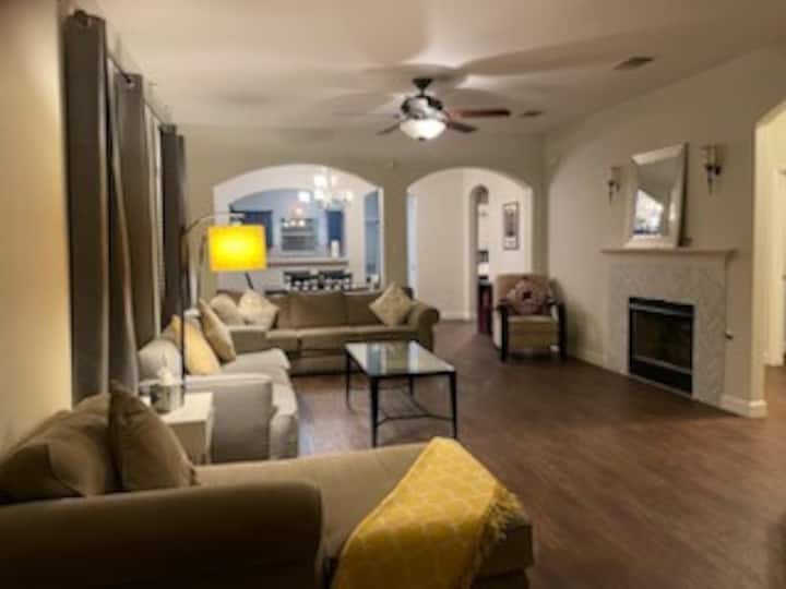 4/2 House With Awesome Patio - Kyle, TX