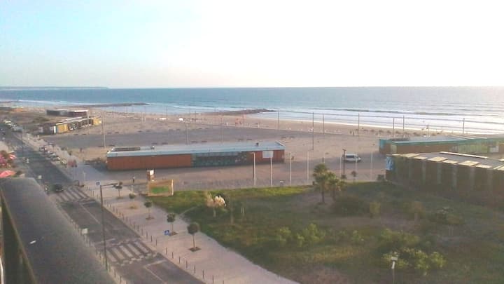Home Sweet Home
O Mar Como Quintal, Maravilha! - Costa da Caparica
