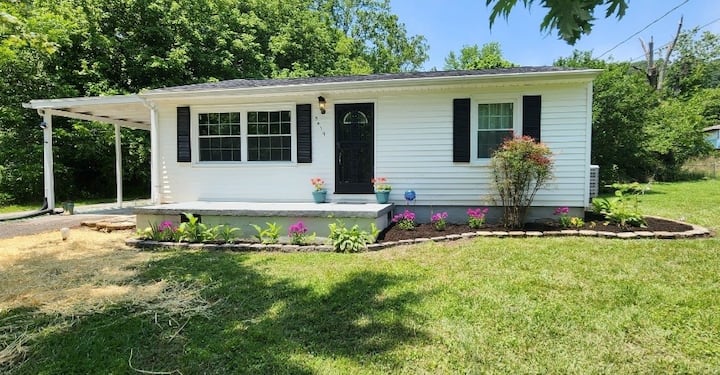 2bd/1ba/privacy/near Everything - Knoxville, TN