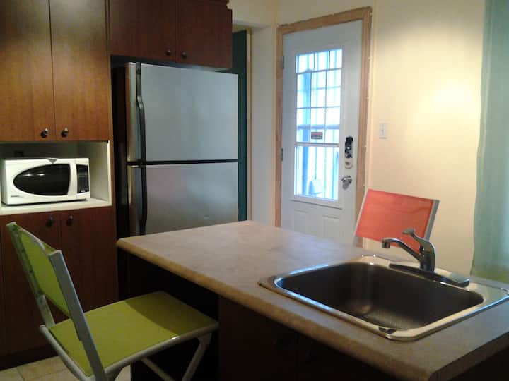 1 Room Downtown Apartment - Levis