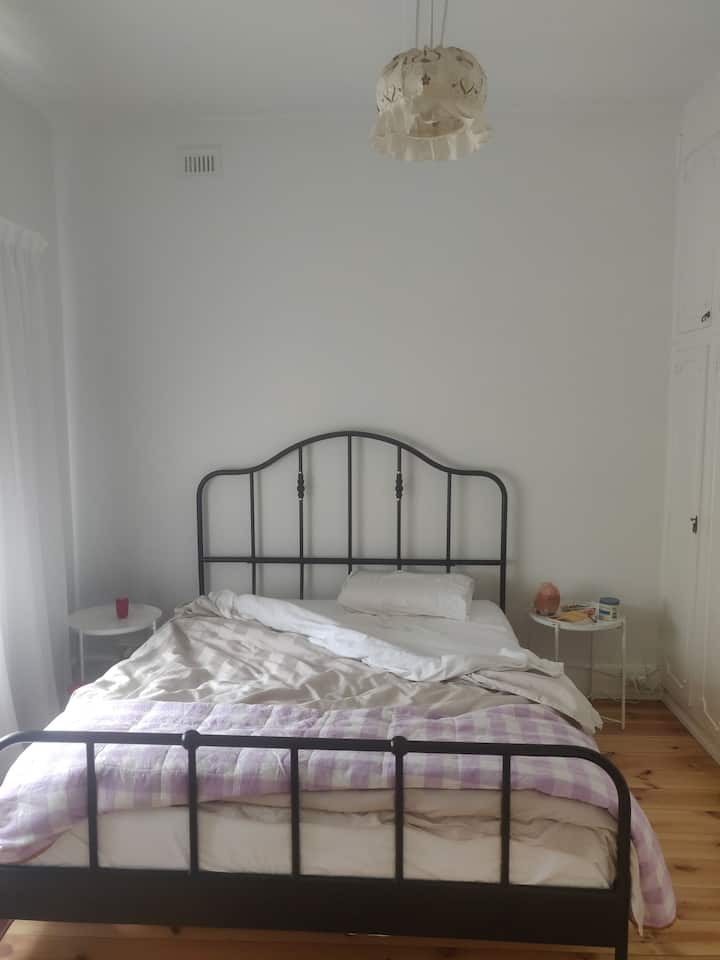 Cosy One Bedroom In The Inner Suburbs - Glenelg