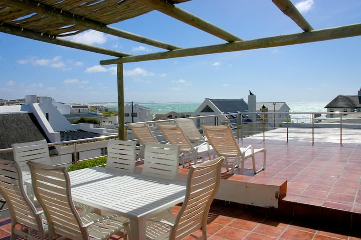 Arniston Seaside Cottage – Chateaux Louis - Arniston