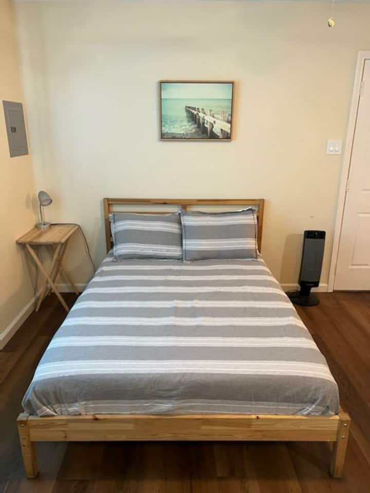 Studio Apartment Oasis In Heart Of Long Beach - Long Beach, CA