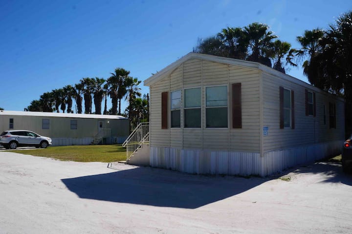 Coz And Spacious 1/1 Living Room Fully Furnished - Bahamas