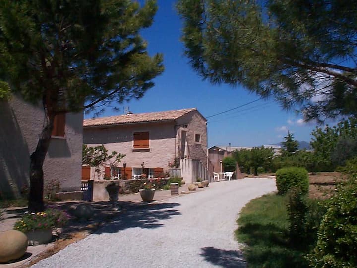 Gîte En Provence Avec Piscine - Nyons