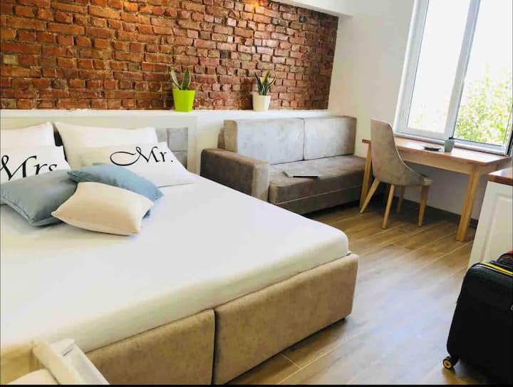 Sela Studios– Central Stay + Optional Car Rent - Tirana