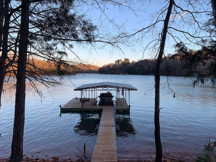 Lakefront Getaway - Clemson