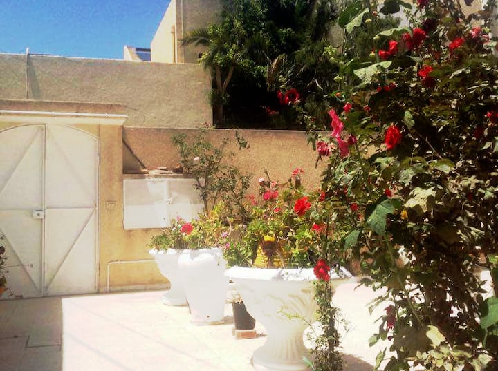 Ravissant Studio S+1 Proche De La Mer Et Hôtels - Sousse