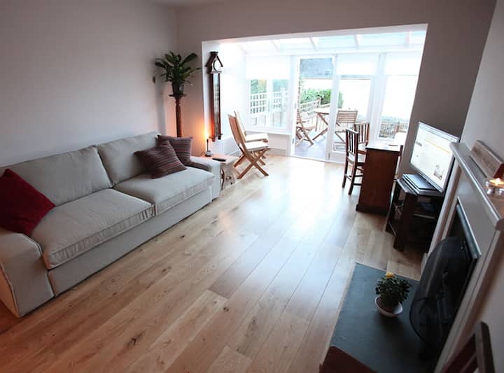 Gorgeous Coastguard Cottage 2 Mins From The Beach - Lyme Regis