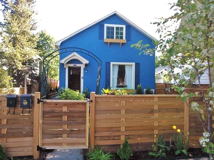 2 Houses For The Price Of 1! Downtown! Free Bikes! - Triple Play Family Fun Park, Hayden Lake