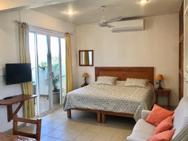 Studio With Covered Terrace, 12 Min Walk To Beach. - Playa del Carmen