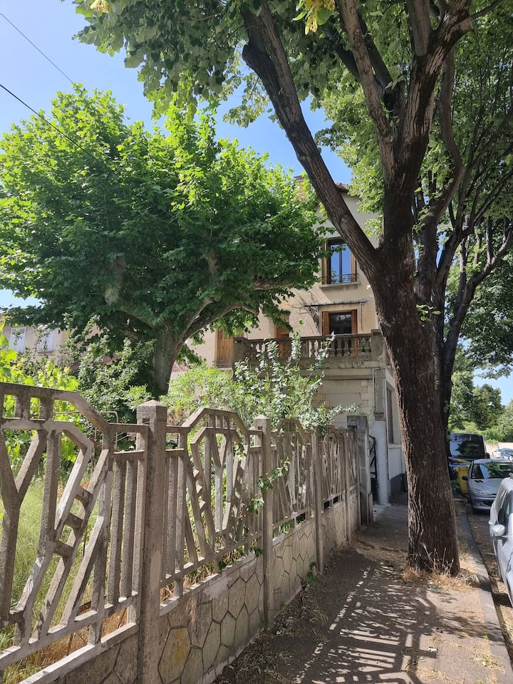 Maison De Caractère En Plein Cœur De La Provence - 아비뇽