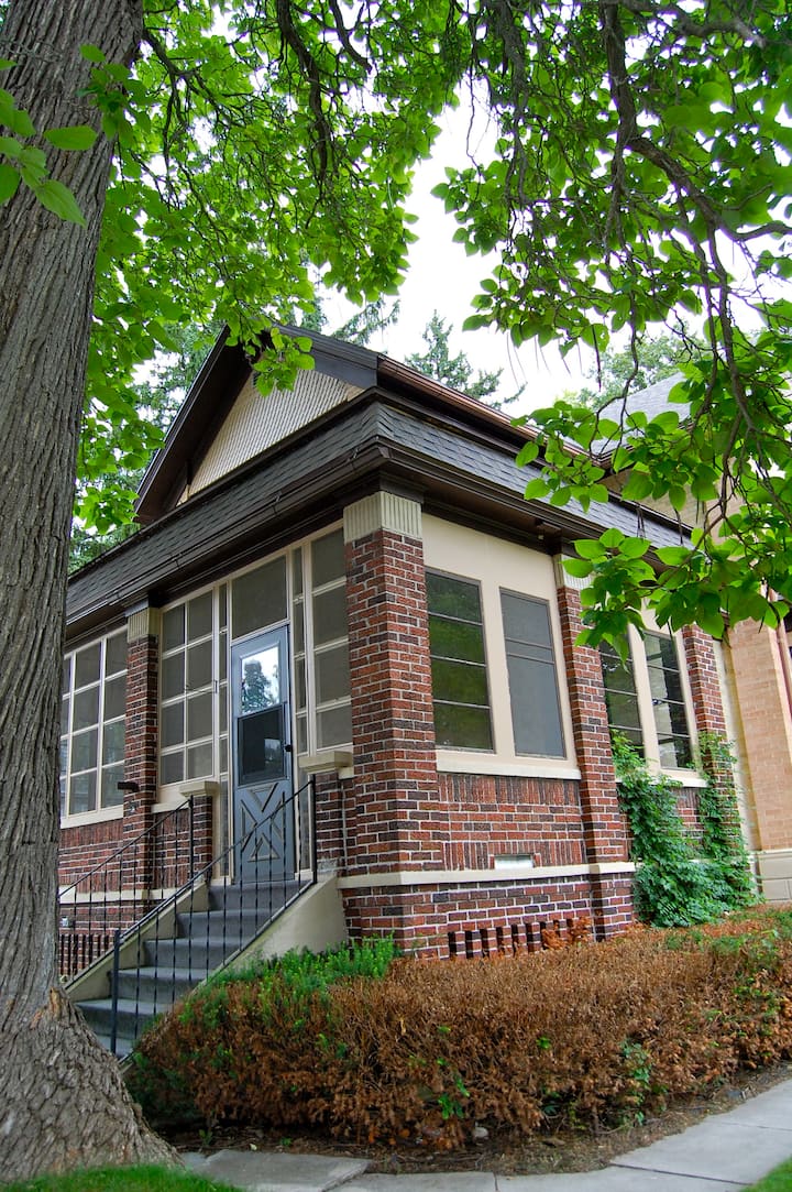 Great 5 Bedroom  Downtown- Walk To Lake - Elkhart Lake, WI