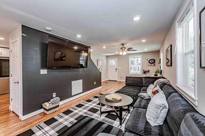 Ask 4 Discount Fire-pit, Modern, Mins 2 Downtown - Richmond, VA