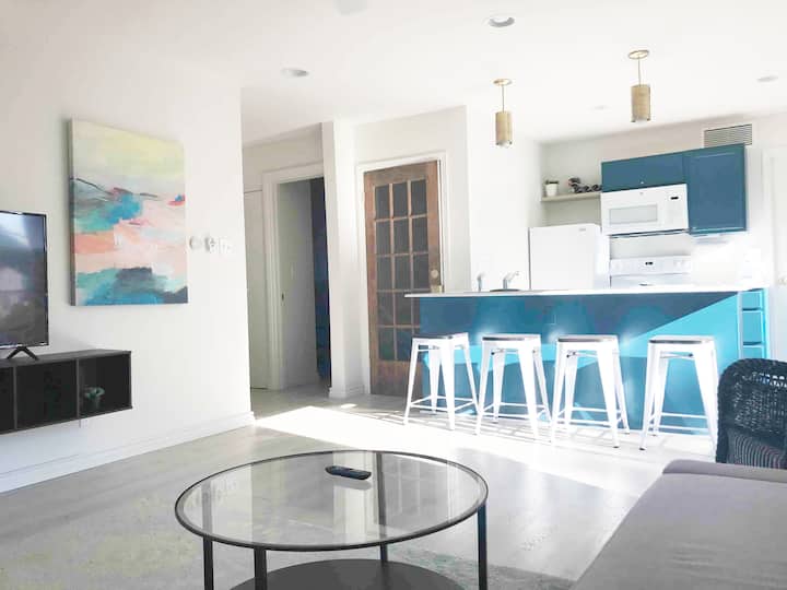 Sunny, Stylish, Private Apartment In The City. - Fraser, MI