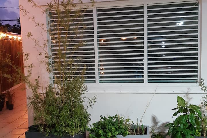 Cozy And Charm Centric One Bedroom Apartment For Two Close To All The Fun - Fajardo