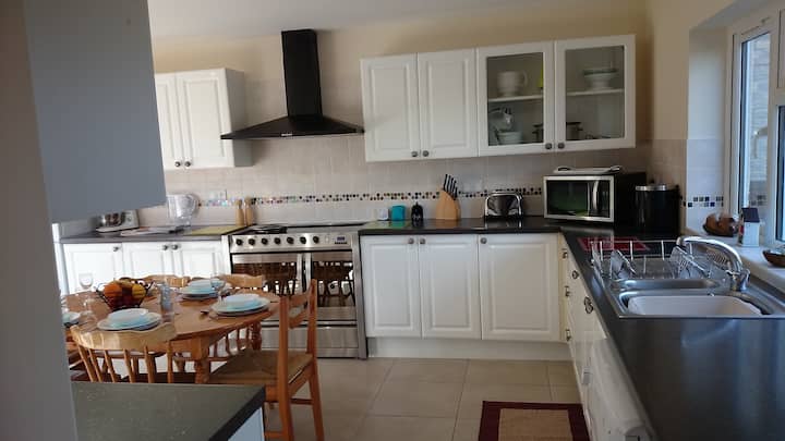 Endeavour- Perfect For Families (With Breakfast) - Dorset