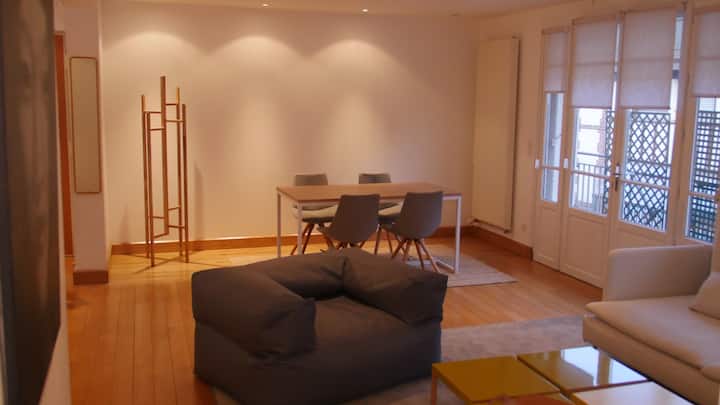 Sonnige Wohnung Voller Zentrum T3 75m2 Mit Privatem Parkplatz - Deauville