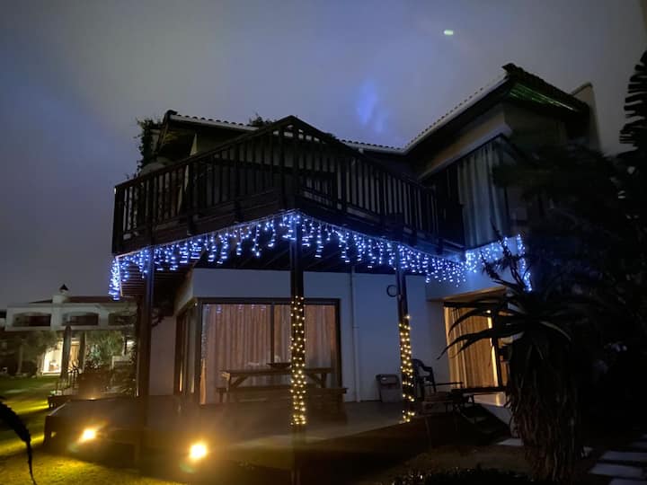 5 Bedroomed Pepper Str House Available J-bay Open - Jeffreys Bay