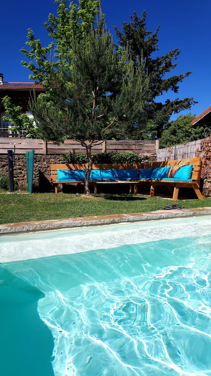 La Galinette Cendrée
Gîte Détente à La Campagne - Montbrison