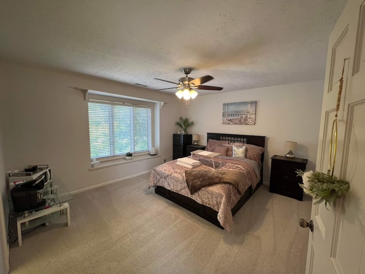 Lakefront Guest Room | Pool & Hot Tub, Kayaking - Nebraska