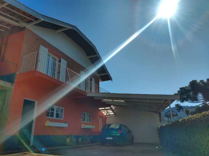 Casa Com Lareira Interna Há Poucos Min Do Capivari - Campos do Jordão