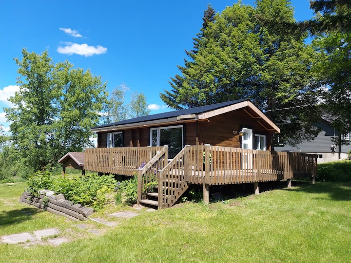 O-chalet Minichalet Acceuillant Et Chaleureux - Mont Sutton, QC